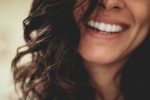 How to Floss with a Permanent Retainer | Wonder West Orthodontics